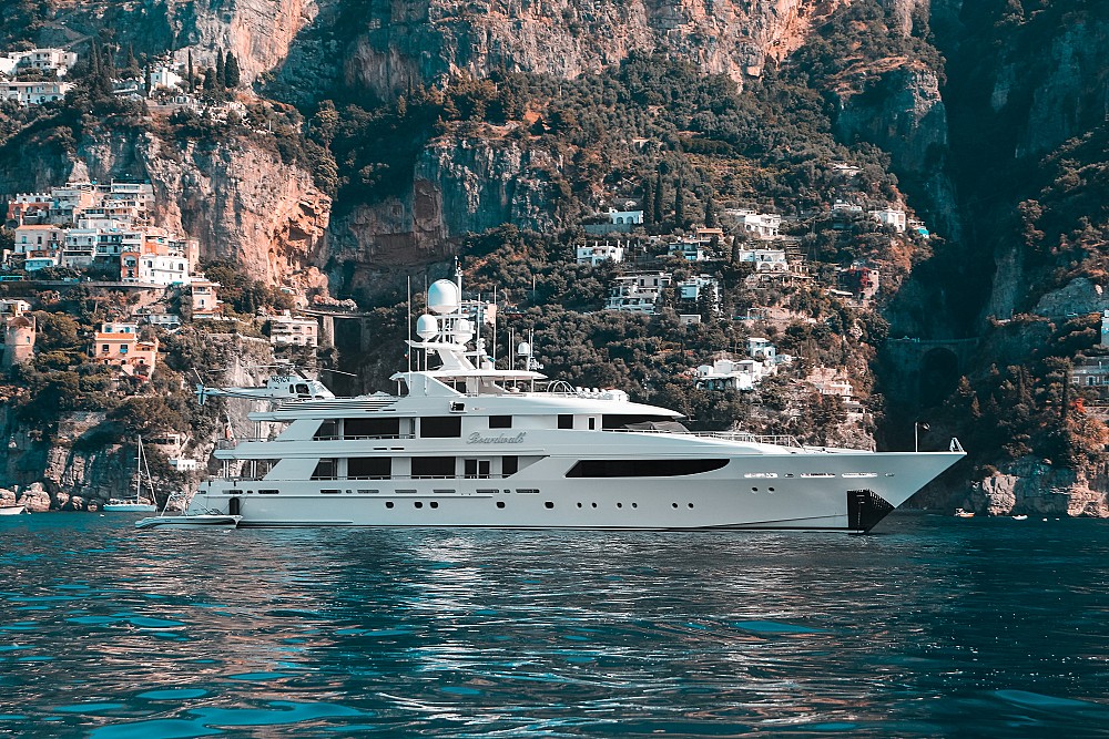 Revolutionizing Yacht Cooking with Gimballed Induction Cooktops