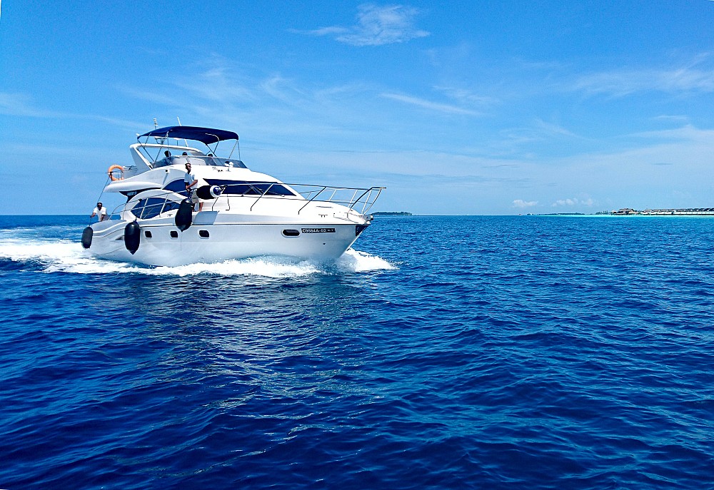 Optimizing Your Yacht's Power: A Guide to Marine Battery Chargers